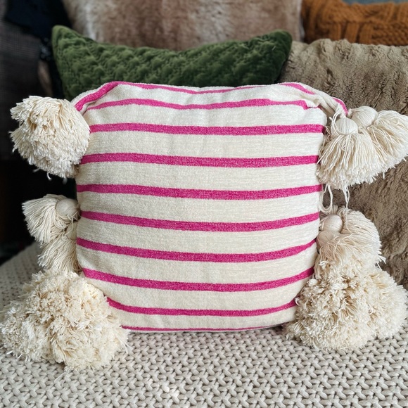 Magaschoni | Bedding | Magaschoni Home Hot Pink And Cream Striped Toss ...